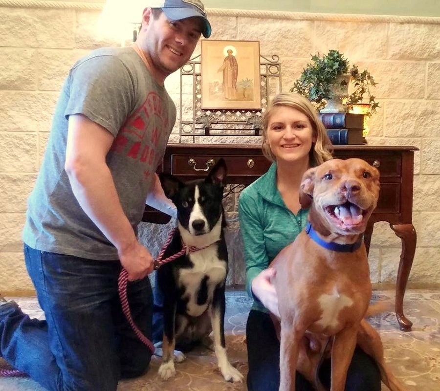 Una familia que lo tenía lo abandonaron por feo pero fue rescatado y ...